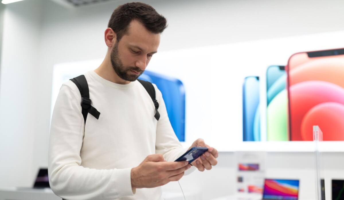 Mengenal Apa Itu "Green Peel"? Penting Saat Beli iPhone Baru